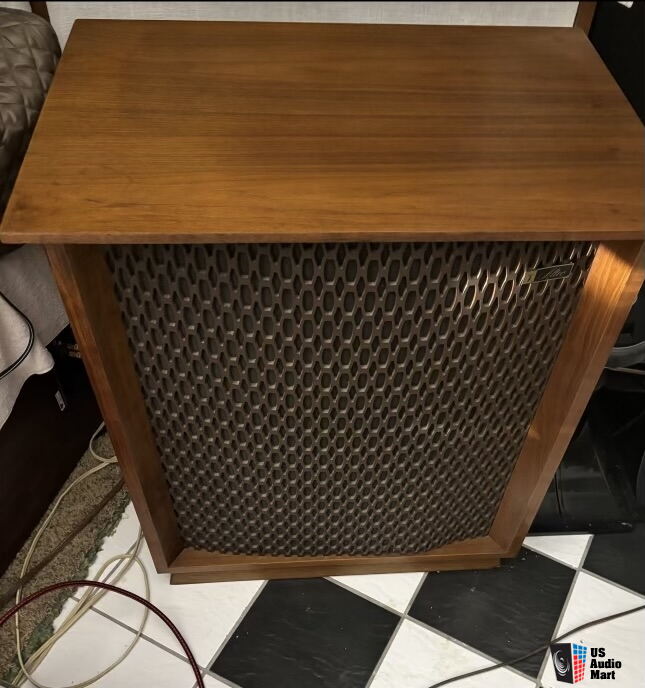 Altec 846A Valencia, one pair in perfect working condition and original