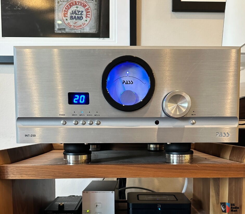 Pass Labs INT-250