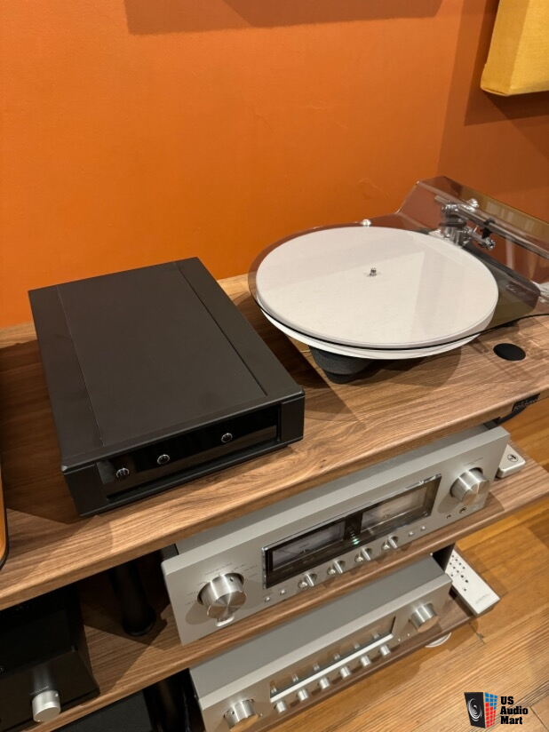 Rega P10
