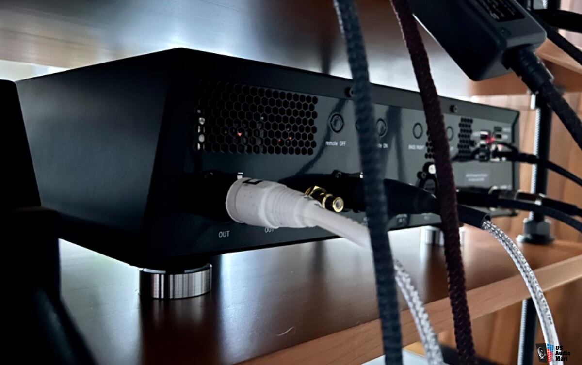 Custom Totaldac d1-tube-mk3 DAC/streamer/preamp DSD Option Photo ...