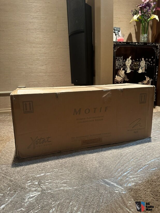 Martin Logan Motif Center Channel Speaker Photo #4979772 - US Audio Mart