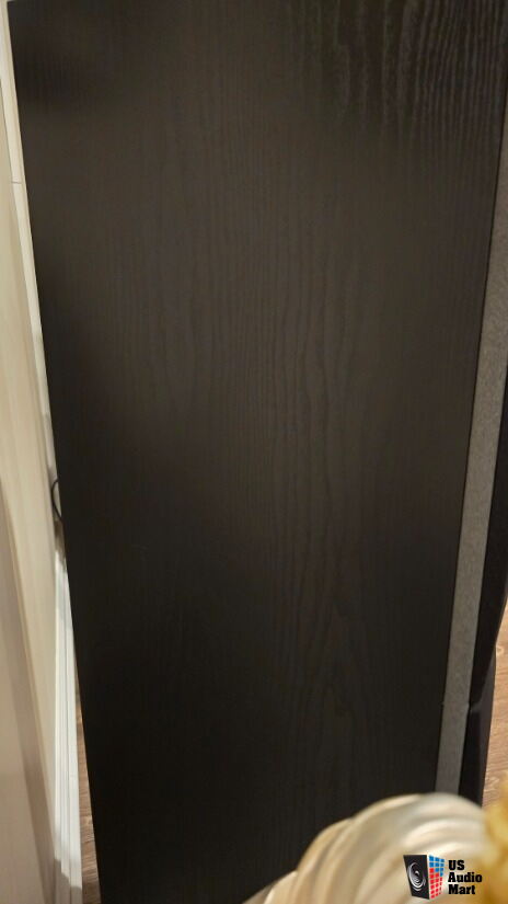 Polk Audio RT2000P powered tower speakers in black pair