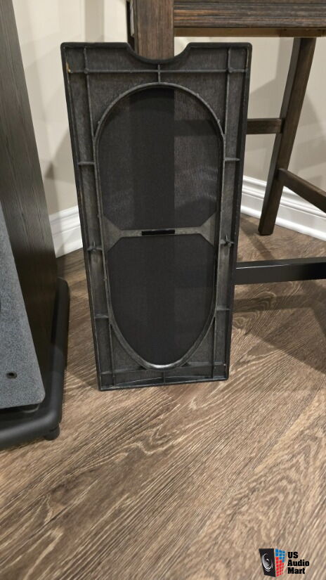 Polk Audio RT2000P powered tower speakers in black pair Photo #4982701 ...