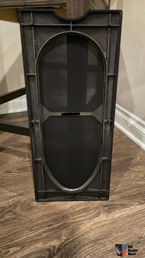 Polk Audio RT2000P powered tower speakers in black pair Photo #4982701 ...