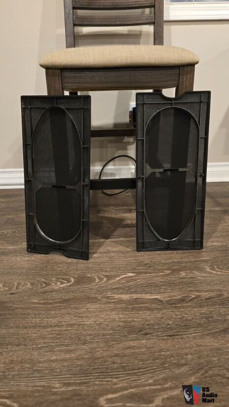 Polk Audio RT2000P powered tower speakers in black pair Photo #4982702 ...