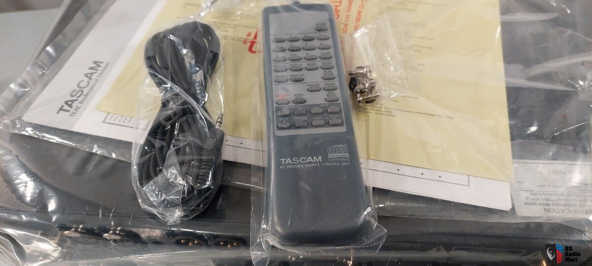 Tascam CD-RW2000 Photo #4988510 - US Audio Mart