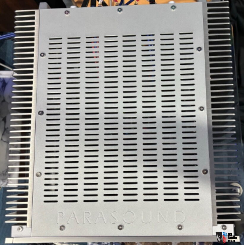 Parasound Halo A21+ amplifier (Silver) excellent in box