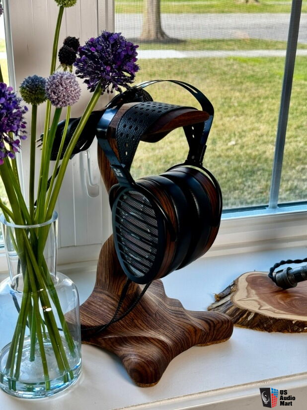Hifiman Shangri-La Sr Headphones w/ Grumpy Goose stand Photo #4995614 ...