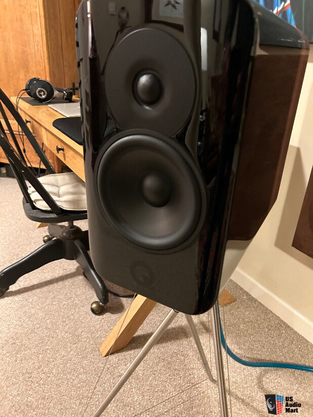 Q Acoustics Concept 300 with Stands - FREE shipping (Please read ad ...