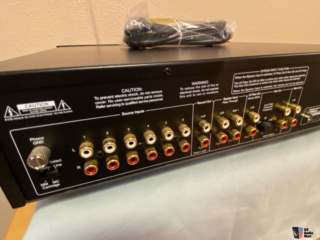 Parasound new classic 2100 preamp Photo #5012439 - US Audio Mart