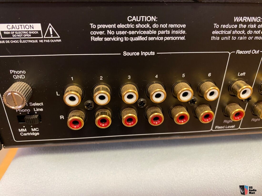 Parasound new classic 2100 preamp Photo #5012440 - US Audio Mart