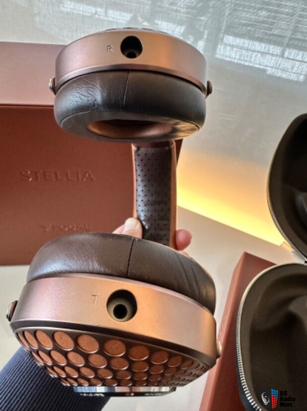 Excellent condition!!! Focal Stellia with original packaging Photo ...
