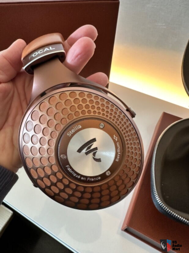 Excellent condition!!! Focal Stellia with original packaging Photo ...