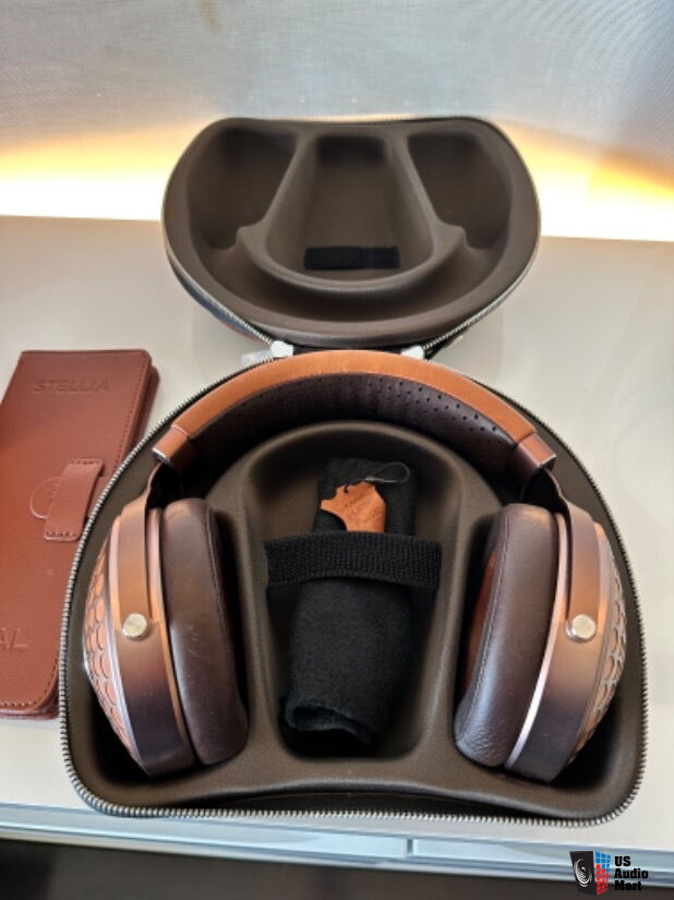 Excellent condition!!! Focal Stellia with original packaging Photo ...