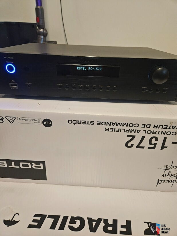 Rotel RC 1572 Pre Amp Photo #5014887 - US Audio Mart