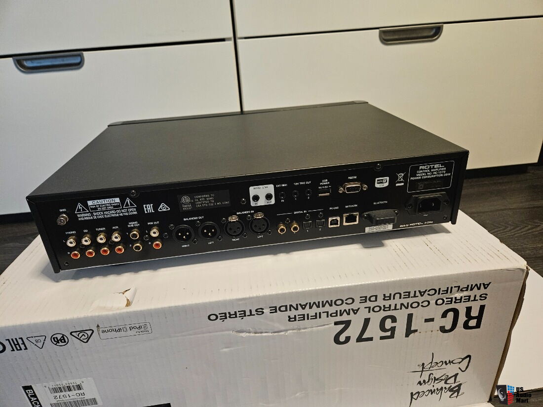 Rotel RC 1572 Pre Amp Photo #5014885 - US Audio Mart