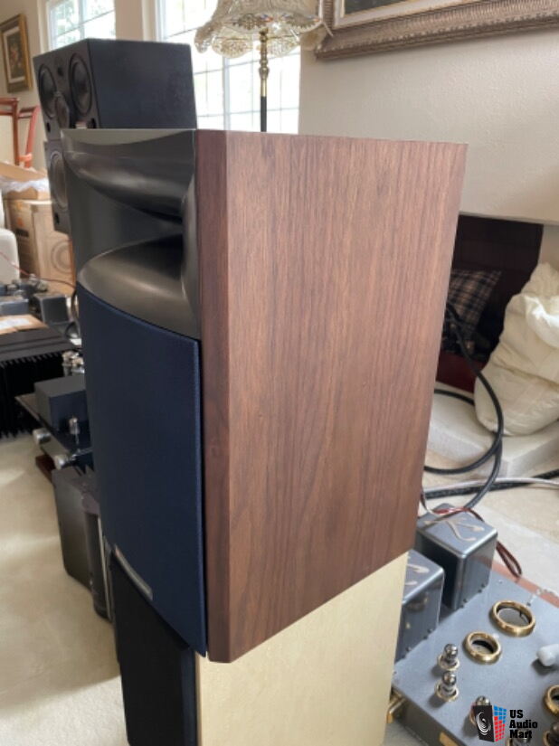 JBL Synthesis 4306 Studio Monitor Loudspeaker, space-efficient design ...