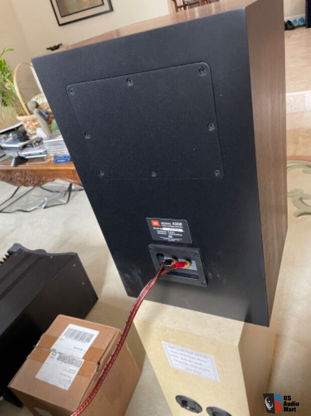 JBL Synthesis 4306 Studio Monitor Loudspeaker, space-efficient design ...