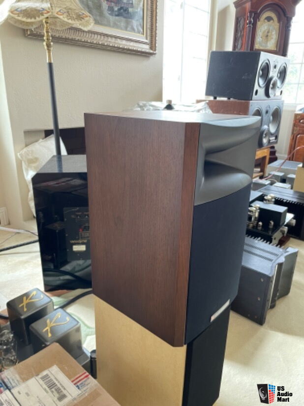 JBL Synthesis 4306 Studio Monitor Loudspeaker, space-efficient design ...