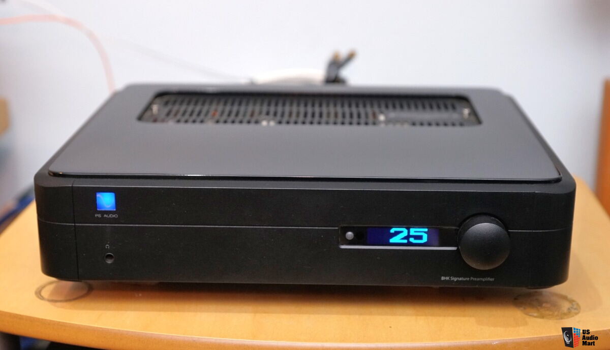 PS Audio BHK Signature tube preamp Photo #5025594 - US Audio Mart
