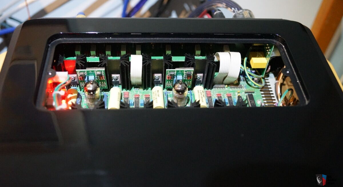 PS Audio BHK Signature tube preamp Photo #5025593 - US Audio Mart