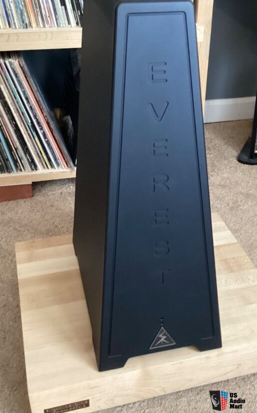 Shunyata Everest 8000 in Black For Sale - Canuck Audio Mart