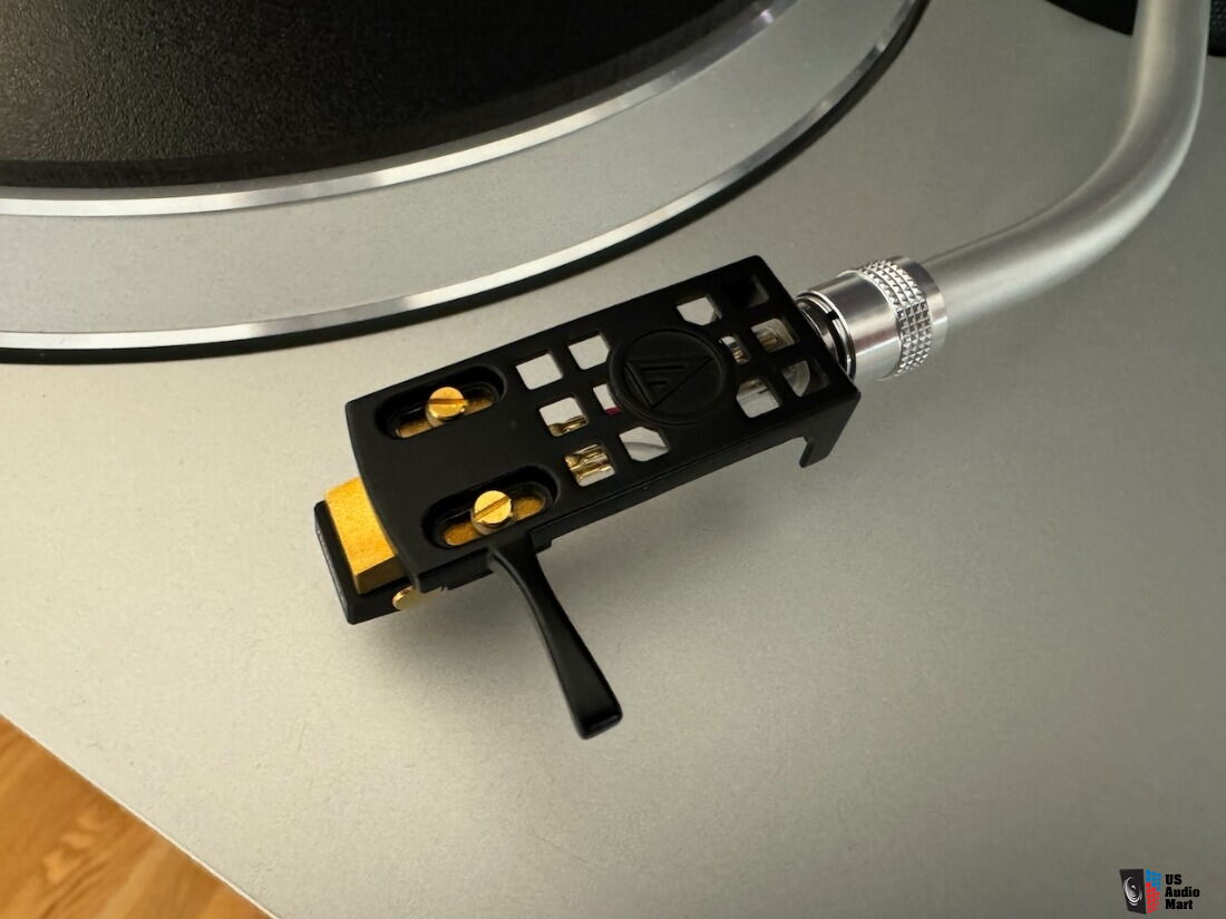 Technics SL-1500C Silver Turntable with Audio Technica VM760SLC ...