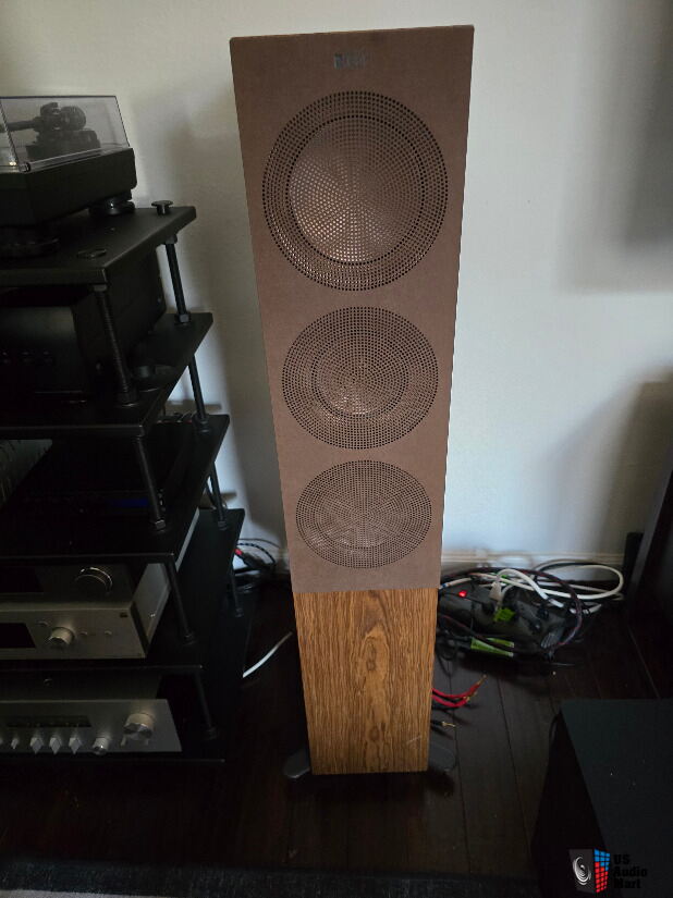 KEF R7 Pair Tower Speakers, Walnut, non meta, Excellent Condition ...