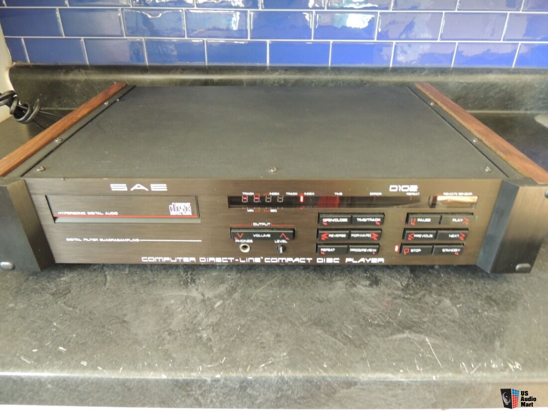 SAE D102 CD player w/rare wood sides Photo #5048801 - UK Audio Mart