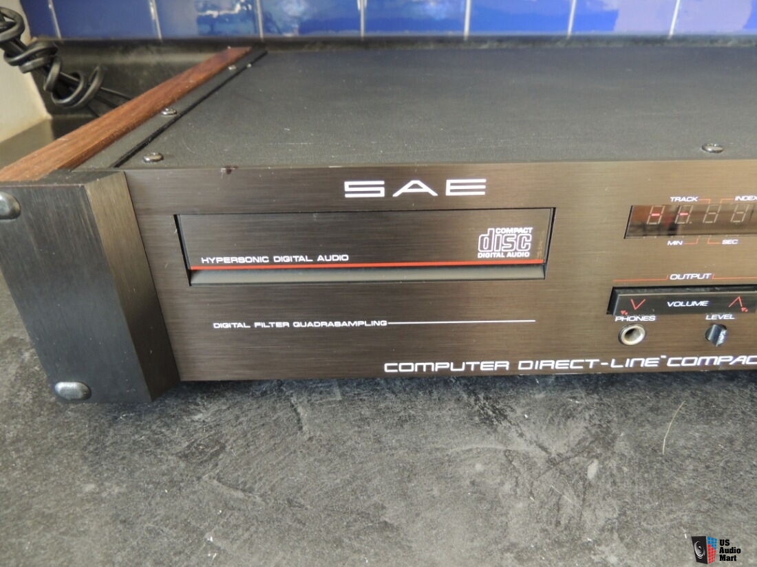 SAE D102 CD player w/rare wood sides Photo #5048801 - US Audio Mart