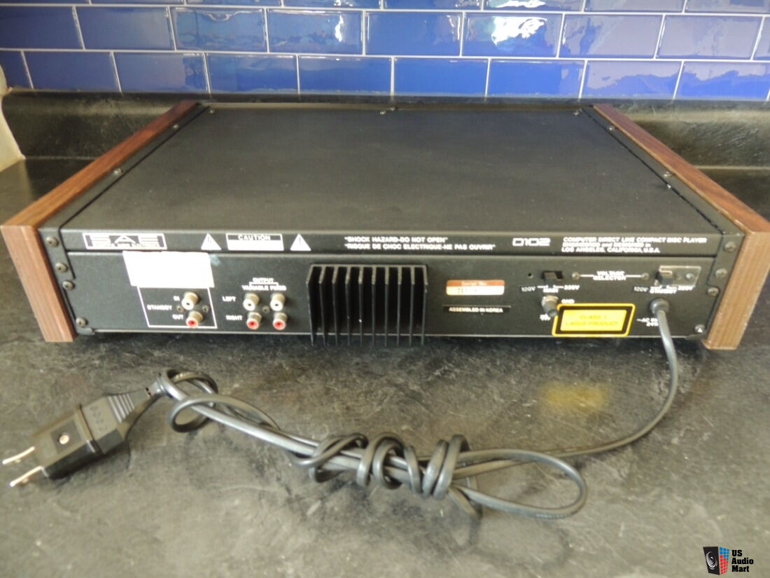SAE D102 CD player w/rare wood sides Photo #5048796 - US Audio Mart