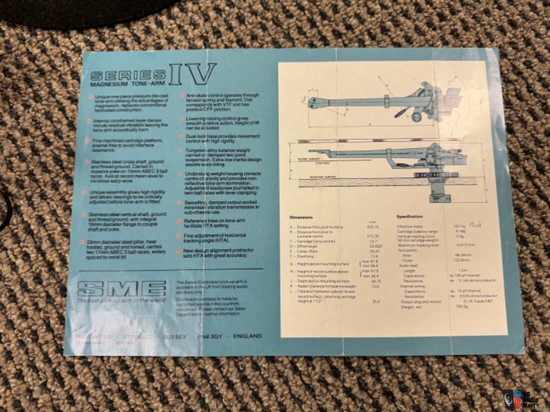 Basis 2001 turntable with SME IV tonearm and Basis record clamp Photo ...