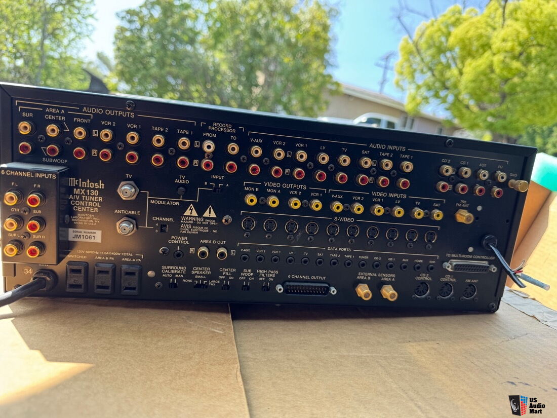McIntosh MX130 A/V TUNER CONTROL CENTER (Preamp/Processor)