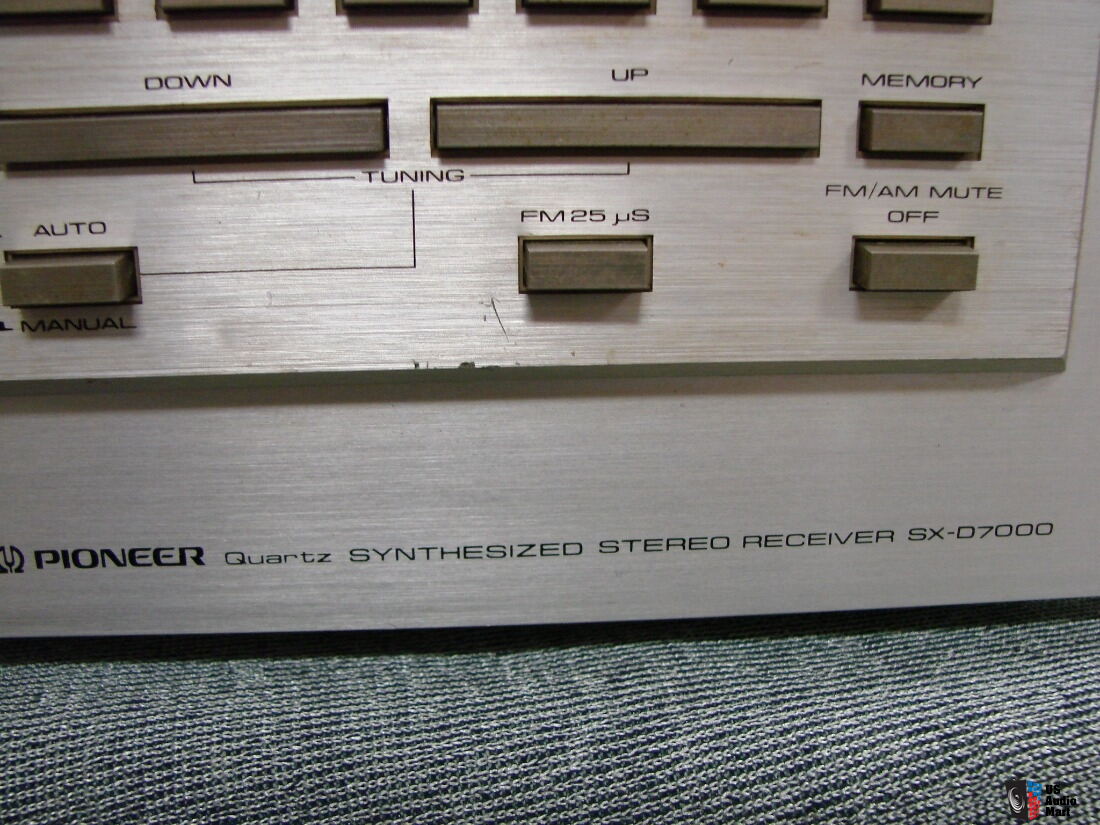 Pioneer SX-D7000 Quartz Synthesized 120 Watts Stereo Receiver