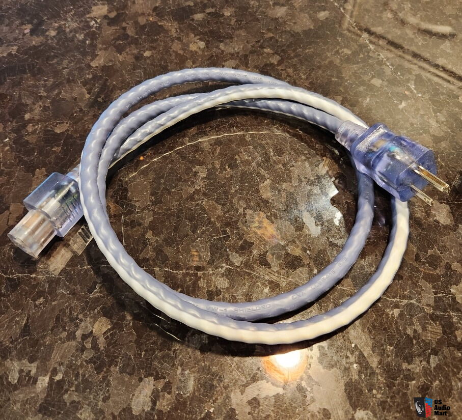 Shunyata Venom power cables