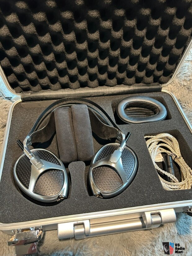 MEZE Elite with Silver Premium PCUHD Cable