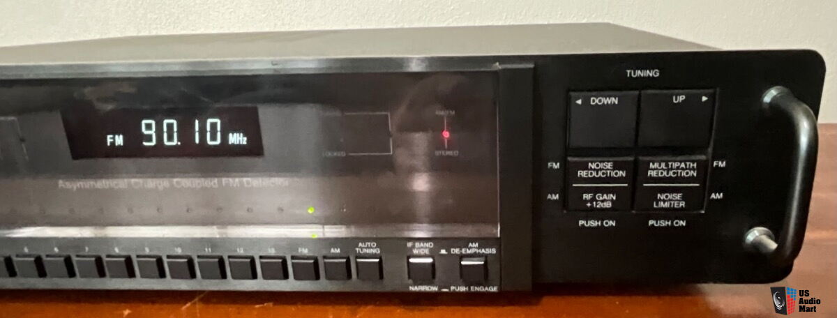Carver Synthesized Stereo Tuner Model TX-11b Photo #5078674 - UK Audio Mart