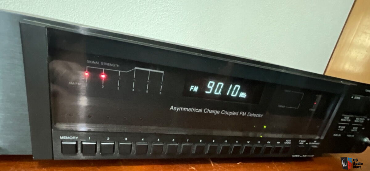 Carver Synthesized Stereo Tuner Model TX-11b Photo #5078669 - US Audio Mart