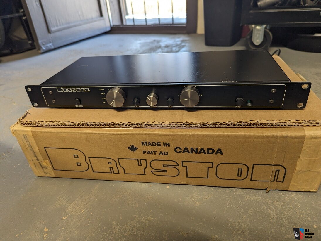 Bryston 4B amplifier and .5B Preamp Photo #5079104 - Canuck Audio Mart