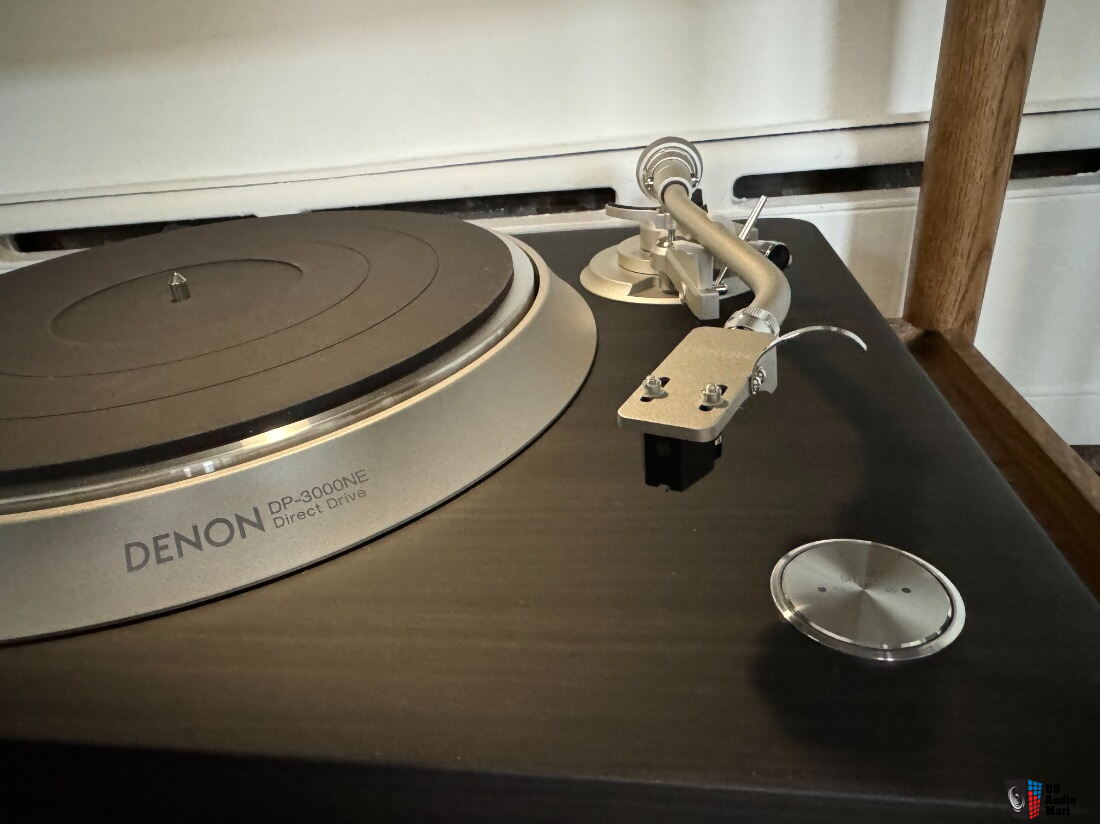 Denon DP-3000NE Turntable - Near Mint!