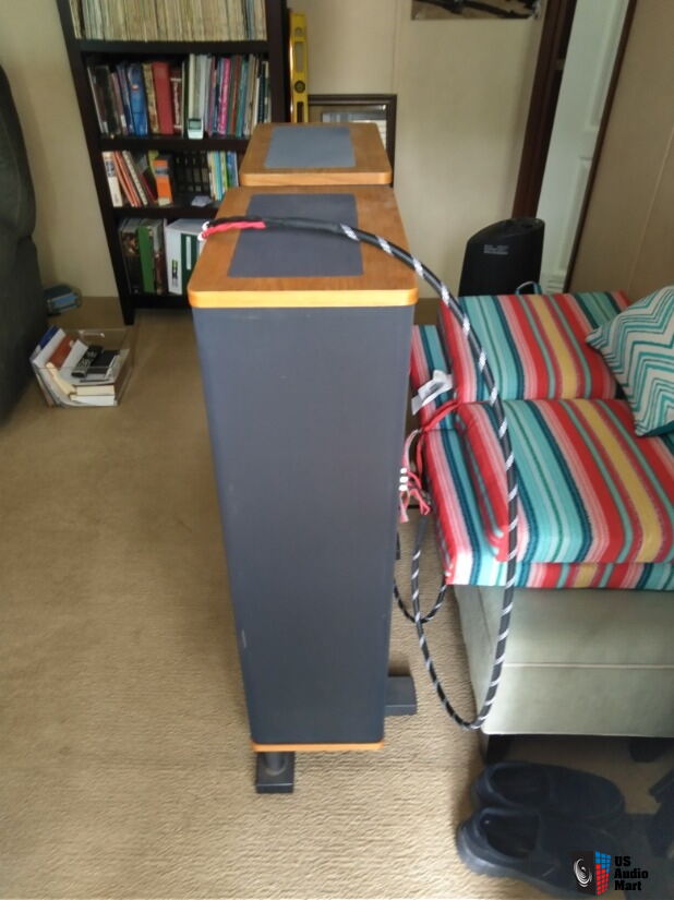 Vandersteen Model II with 6" stands and bi-wire cables Photo #5091405 ...