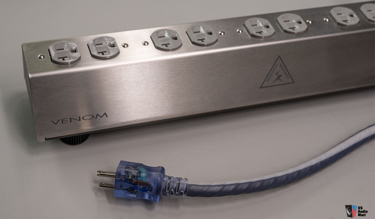 Shunyata Research Venom PS8 power distributors+ Venom HC 20 amp power ...