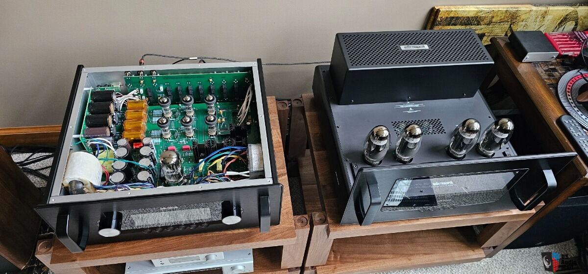Audio Research Reference 80S Tube Amplifier and Matching Reference 6 ...