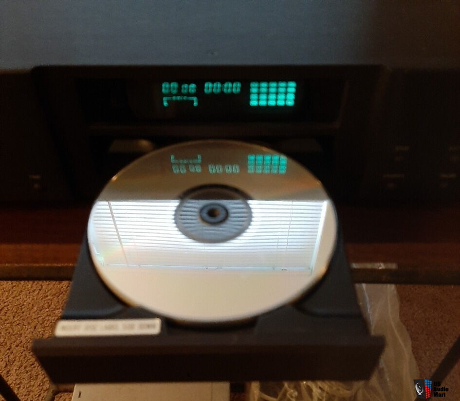 Theta Jade CD Transport w/ Stable Platter Mechanism + Remote