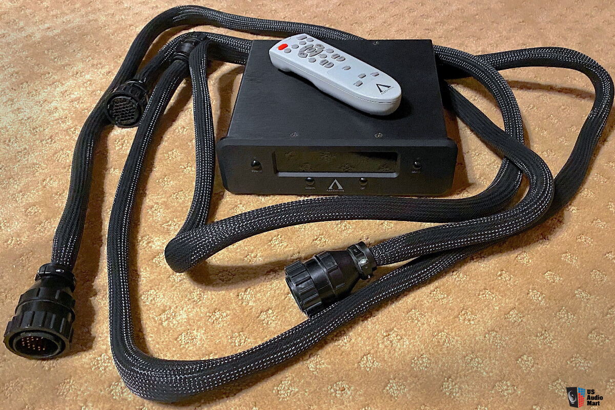 Aesthetix Callisto Signature Edition with Dual Power Supplies and ...
