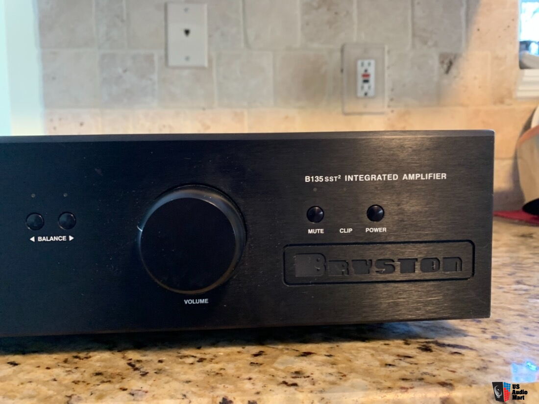 Bryston B135 SST2 integrated Amplifier