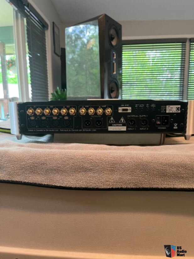 Simaudio Moon 740p preamp Free Shipping Photo #5112241 - US Audio Mart