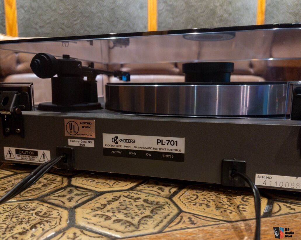 Kyocera PL-701 Turntable