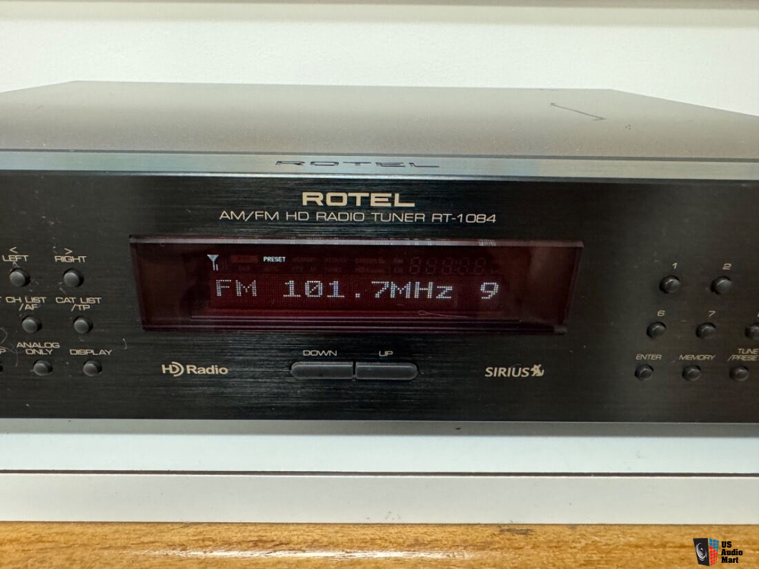 Rotel RT-1084 AM/FM HD radio tuner Photo #5131212 - US Audio Mart