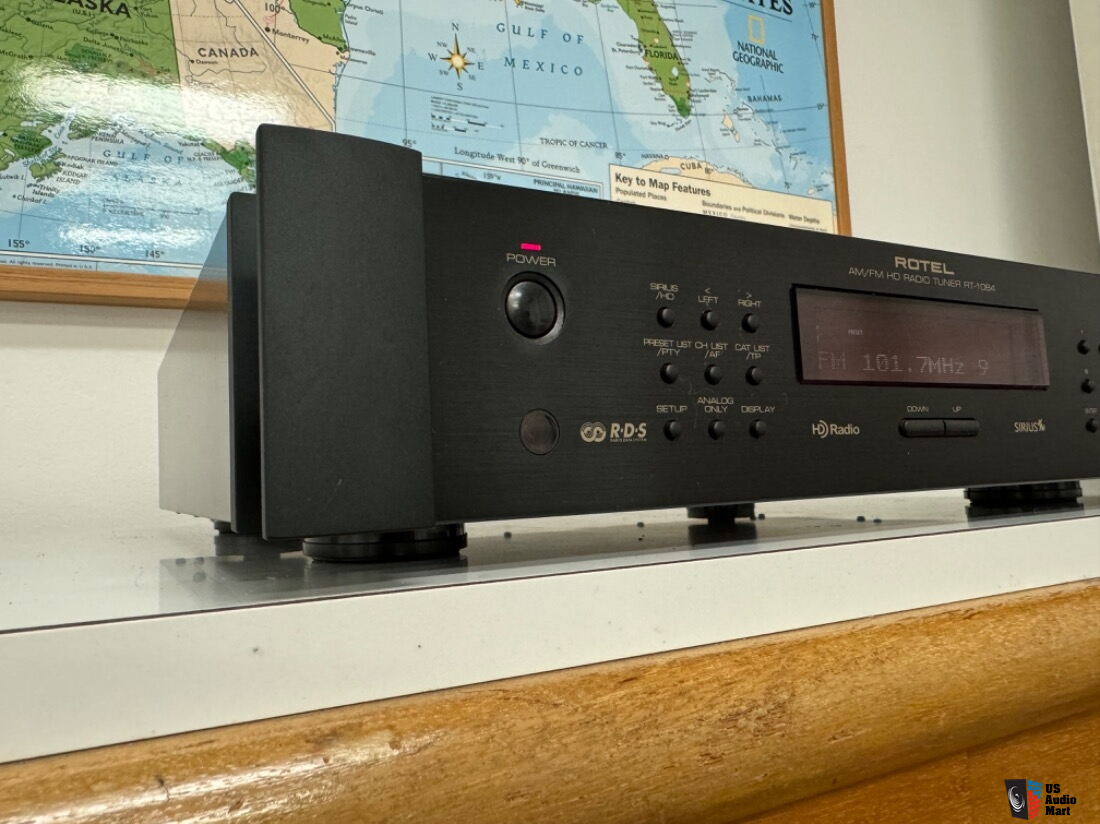 Rotel RT-1084 AM/FM HD radio tuner Photo #5131212 - US Audio Mart